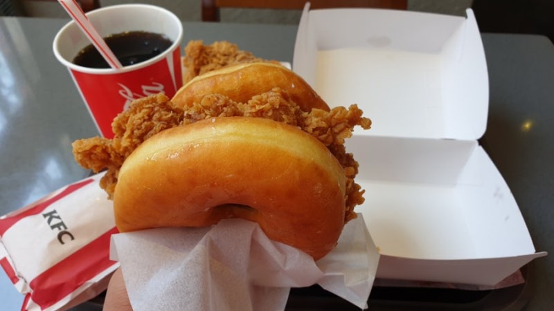 KFC × DUNKIN DONUT 콜라보레이션 한정판 도넛버거 : 네이버 블로그