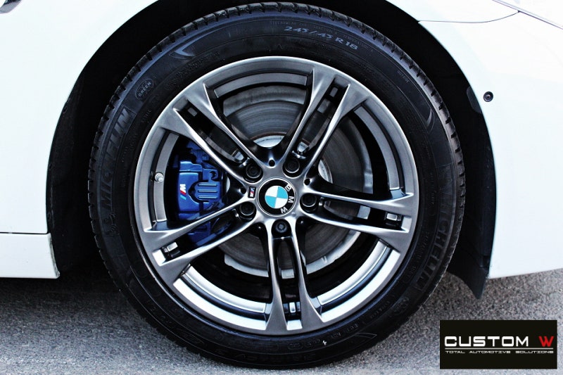 Bmw 520d 에어로다이나믹 고스트크롬 휠 도색 도입부가 험난했던 블루 캘리퍼 도색 네이버 블로그