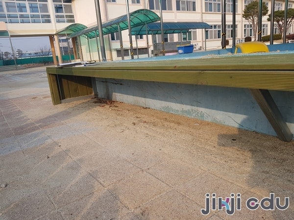 모래놀이도구함 모래놀이수납함 모래놀이수납장 모래놀이정리장 방부목모래놀이도구함 방부목모래놀이수납장 유치원물모래놀이교구보관함 모래