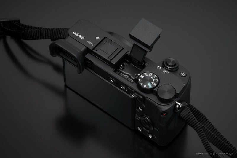 소니 미러리스 카메라 a6400 리뷰│APS-C 크롭 센서 카메라의 표준: 리얼타임 트래킹과 Eye AF, 4K 30p의 영상 ...
