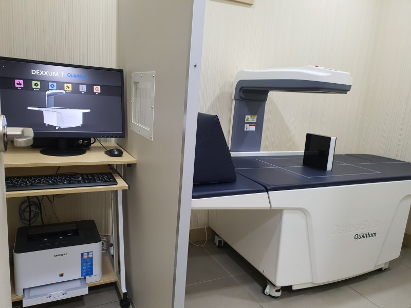 서울시 광진구 김종웅내과의원 오스테오시스 골밀도 진단기 DEXXUM T 퀀텀 설치리뷰 : 네이버 블로그