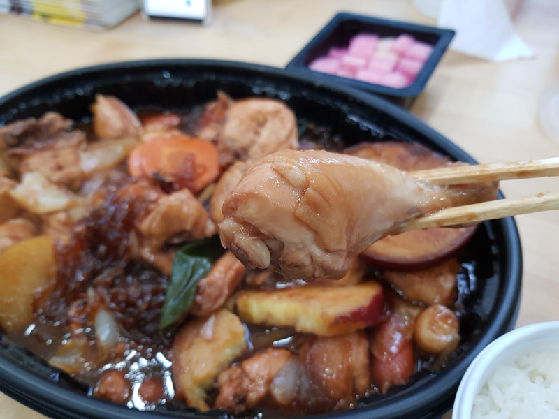 동탄 배달 맛집 두마리찜닭 두찜 화성청계점 일주일에 두번 시켜먹었고 빨간찜닭 까만찜닭 다묵어봤다 질문받는다