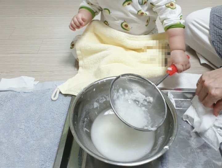 호반아이사랑♡ 만0세탐색간질간질종이죽놀이 만0세감각으로느끼기오감자극놀이 만0세오감발달 밀가루풀놀이 만0세발달특성수준별활동 만0세