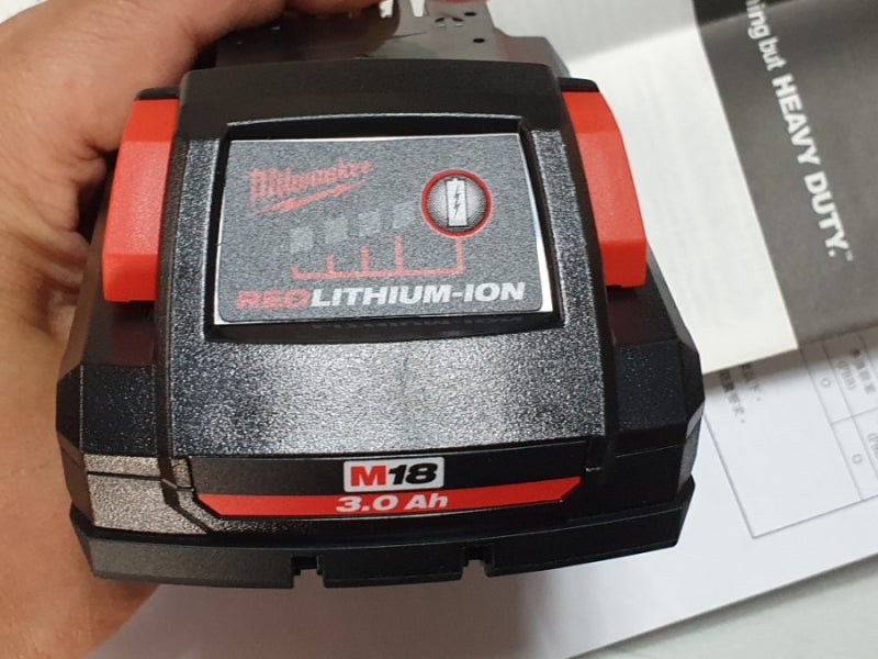 밀워키 M18 HB3 (18V 하이아웃풋 배터리) 언박싱 리뷰. : 네이버 블로그