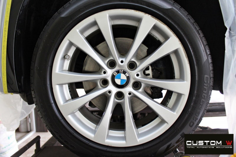 Bmw 320d 블랙유광 휠 도색 카본 세라믹 골드 캘리퍼 도색 네이버 블로그