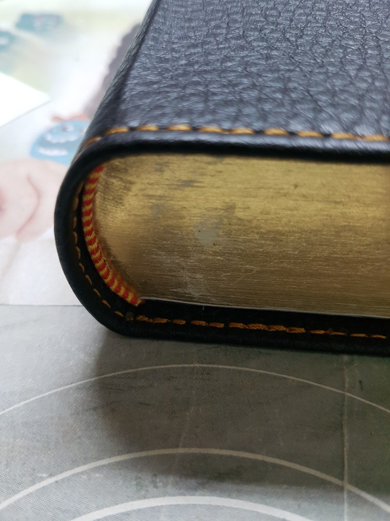 가죽성경리폼 성경리폼 성경책리폼 슈렁컨 천연 자연 오플무늬 로뎀서원 등불성경 블랙 무지퍼로 리폼 성경표지리폼 성경커버리폼 가죽