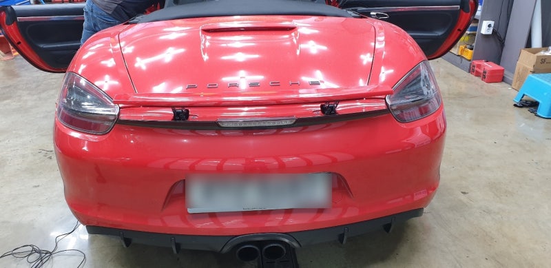 포르쉐 박스터 앞유리교체 후기 바닥에서 튄 돌빵이나 칩으로 차유리금이 발생한 Porsche Boxster 전면유리교환비용 및