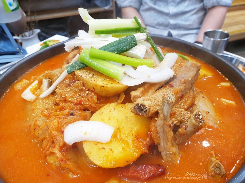 인천청라맛집 청라에서 먹고 온 맛있는 덜 매운묵은지등갈비찜맵찔이도 가능 빨간돼지 청라점 네이버 블로그