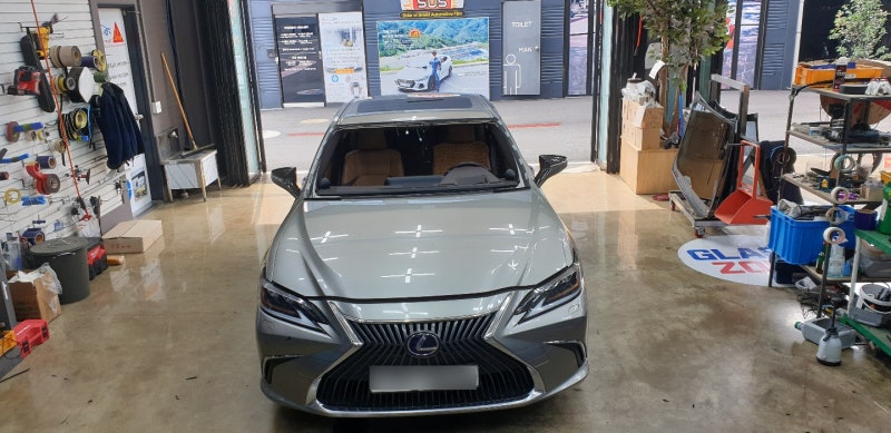 렉서스 Es300h 앞유리교체 운행중 튄 돌빵 칩등으로 인해 Lexus 전면유리교환 유리강화코팅 후진비상등 후깜 썬팅