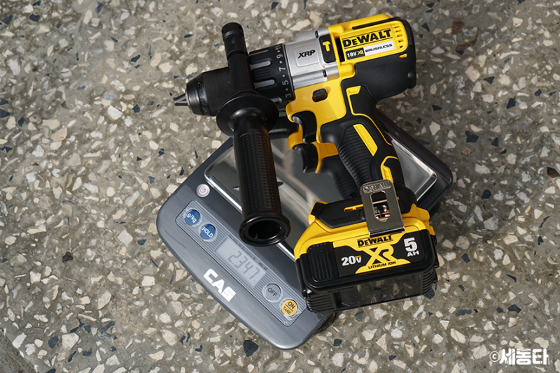 [디월트 DCH263 vs 디월트 DCD996] 18V 충전 로터리 해머드릴과 해머드릴 성능 비교 까보기 - 개봉기 : 네이버 블로그