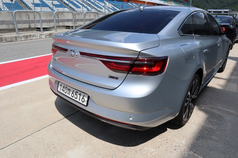 르노삼성 더 뉴 SM6 TCe300, TCe260 서킷 시승 리뷰 : 네이버 블로그