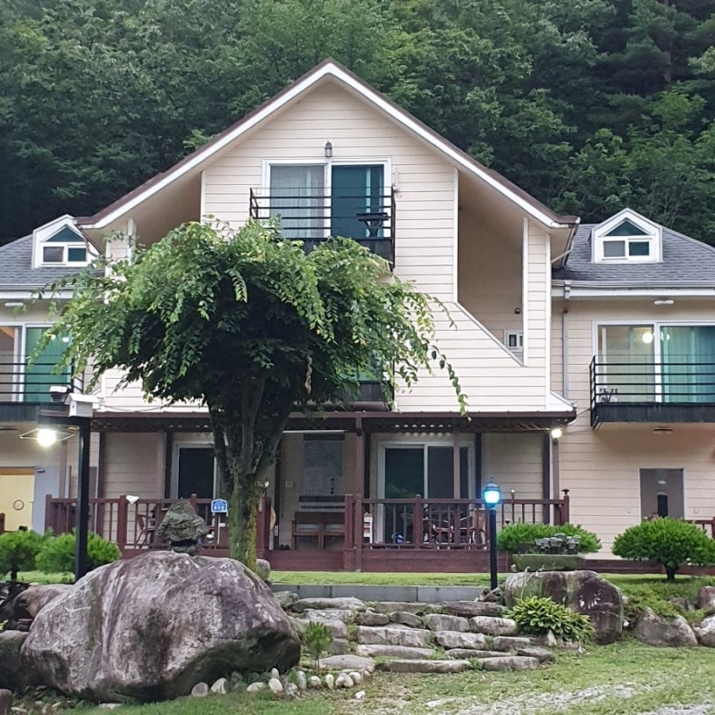 계곡과 수영장이 있는 강릉 하늘숲 펜션없는게 없는 실내 바베큐장깨끗한 계곡폭포 가족여행 추천 네이버 블로그
