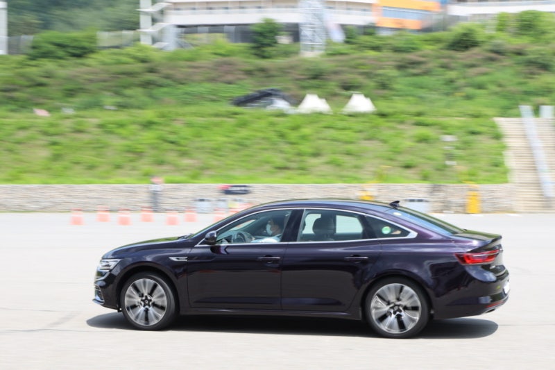 SM6 페이스리프트 시승기 / TCE260 300 변화는?! : 네이버 블로그