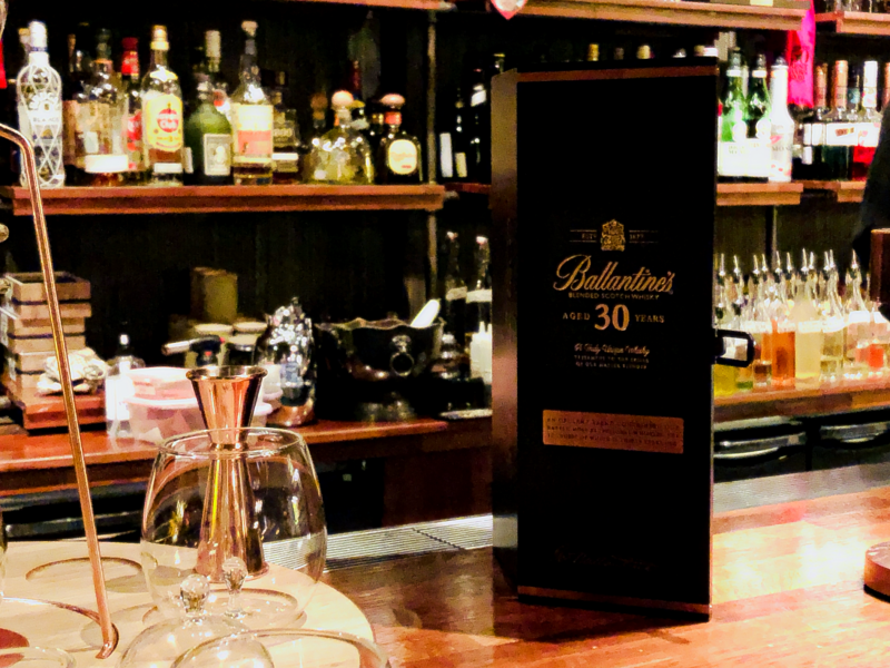 발렌타인 30년산(Ballantine's Aged 30 Years) 가격&리뷰 with. 리추얼 키트 in Alice : 네이버 블로그