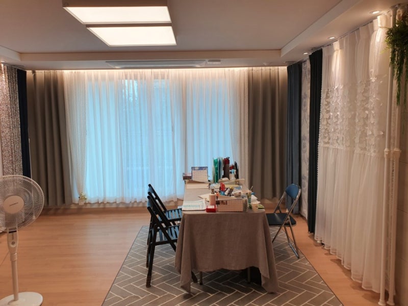 구경하는집 Open 김포 힐스테이트리버시티 구경하는집 오픈 중문줄눈시스템에어컨커튼블라인드싱크대상판코팅욕실나노코팅