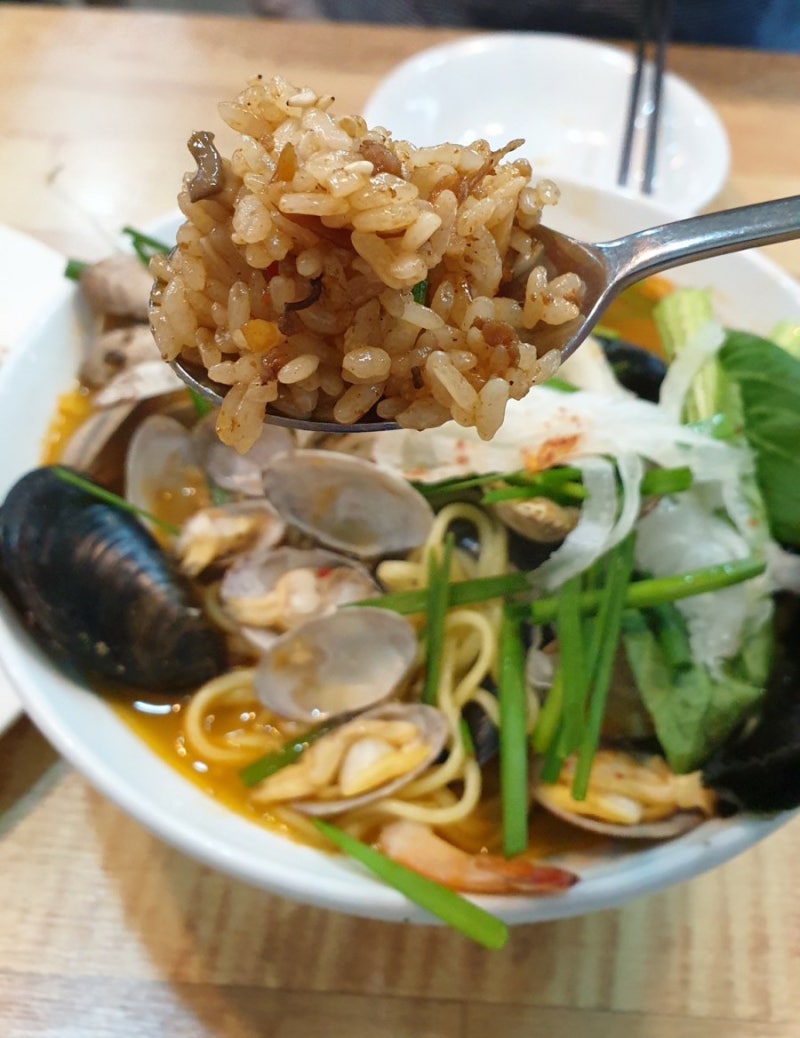 일산위시티 맛집 선식당감칠맛 최고 소고기마늘볶음밥해산물과 채소가 가득한 조개 새우탕멘운영시간메뉴가격포장