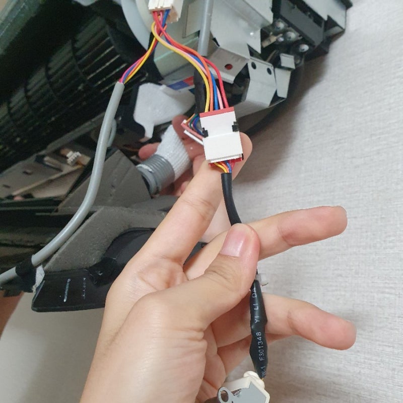 셀프 에어컨청소 삼성 무풍 벽걸이 에어컨 곰팡이 득실 발견 셀프 해체와 셀프청소 했어요ㅠ0ㅠ 쿰쿰한 냄새나면 꼭 들여다