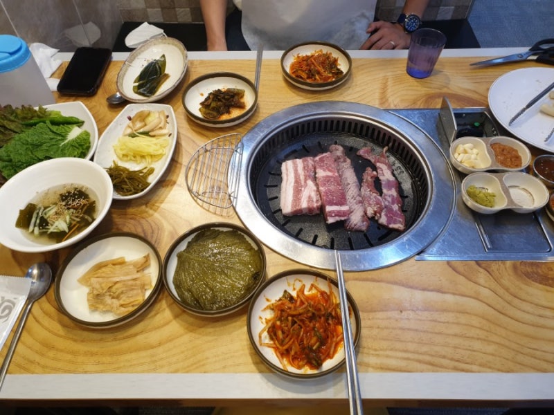 맛집동탄 맛찬들 왕소금구이 동탄주민들은 다 아는 삼겹살 맛집 북광장맛집 고기 구워드림 서비스 최고 동탄회식