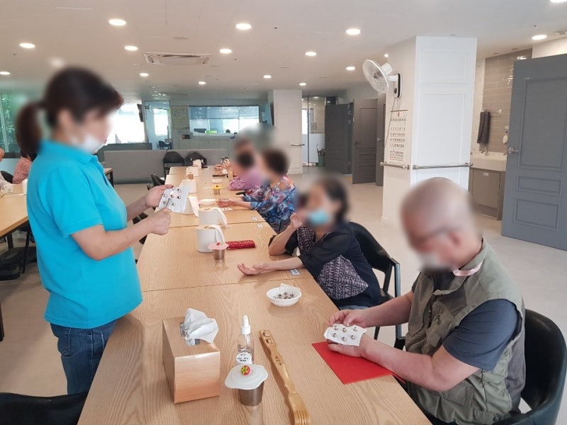 양산노인주간보호센터 양산노인유치원 양산어르신유치원 재활운동 건강쑥뜸 네이버 블로그