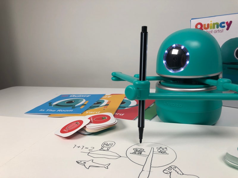 이제 집에서 로봇을 과외받자! 그림부터 영어 그리고 수하까지 다 된다! QUINCY THE ROBOT ARTIST : 네이버 블로그