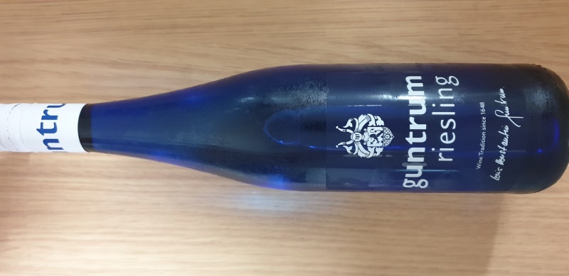 군트럼 리슬링 2019 (Guntrum Riesling Royal Blue Bottle) - CU 와인 : 네이버 블로그