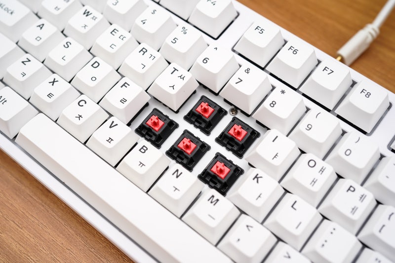 게이밍 키보드 기본은 텐키리스! 기계식은 덤이지~! 앱코 해커 ADK87 모던한 느낌이 좋다! : 네이버 블로그