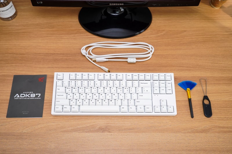 게이밍 키보드 기본은 텐키리스! 기계식은 덤이지~! 앱코 해커 ADK87 모던한 느낌이 좋다! : 네이버 블로그