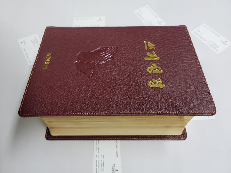 성경필사노트제본 가죽성경리폼 성경책리폼 성경책표지리폼ㄱㅅㅎ님 필사성경 슈렁컨 자연오플무늬 버건디 소가죽으로 제본성경리폼