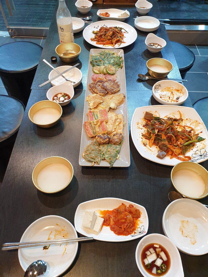 인천 송도 커넬워크 왕빈자 전통주막 모듬전 도토리묵 베이컨김치치즈전 꼬막무침 수제동그랑땡 물뱅이 해물파전
