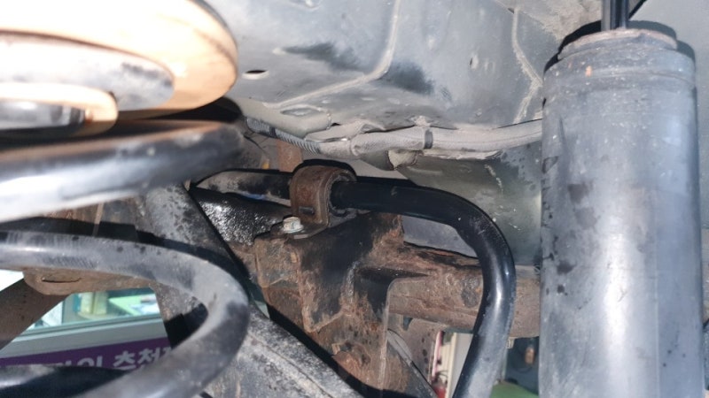 알페온2.4 방지턱 찌그덕 소음 하체정비 후기(리어쇼바, 후활대부싱, 후활대링크, 트레일링암, 어시스트암, 스프링받침고무 ...