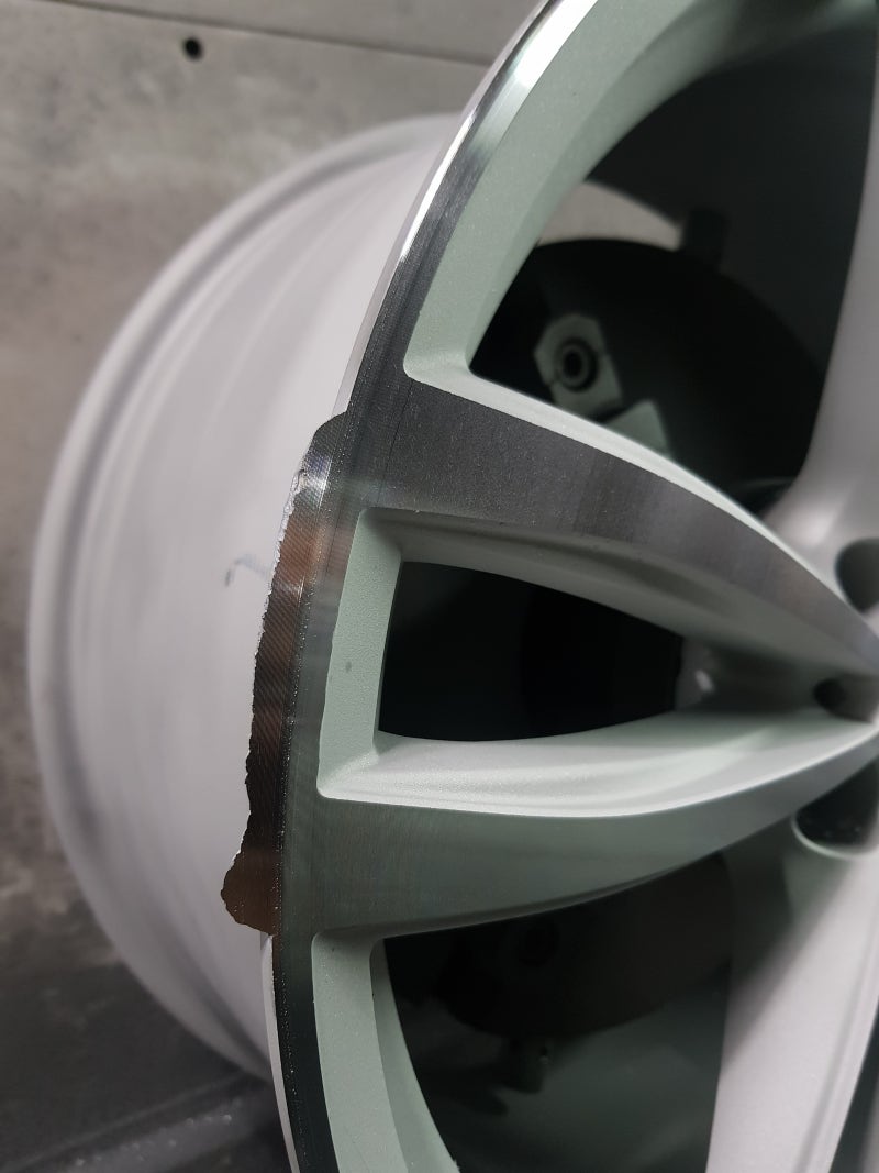 원조[부산휠복원][부산휠수리] BMW G바디 647M 19인치 주차상처 휠수리 휠복원 다야컷팅 재생하기! : 네이버 블로그