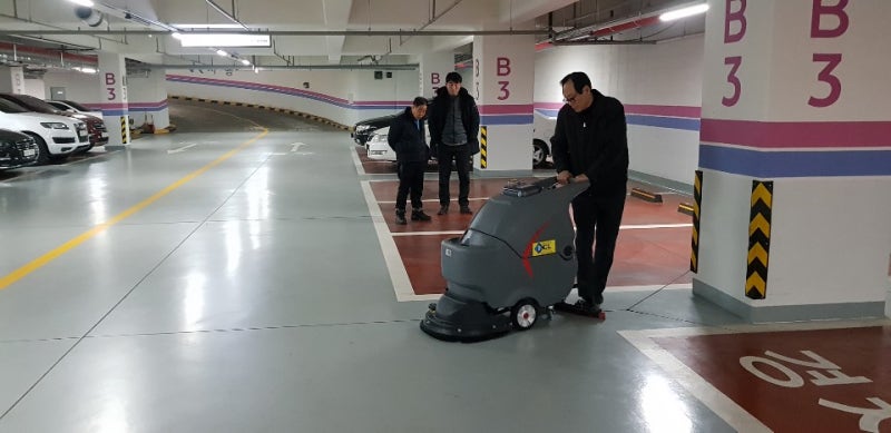 습식청소차 힐스테이트 아파트청소주차장타이어자국제거바닥 청소차위례신도시마곡신세계백화점빗물청소차전주청소청소용역전주