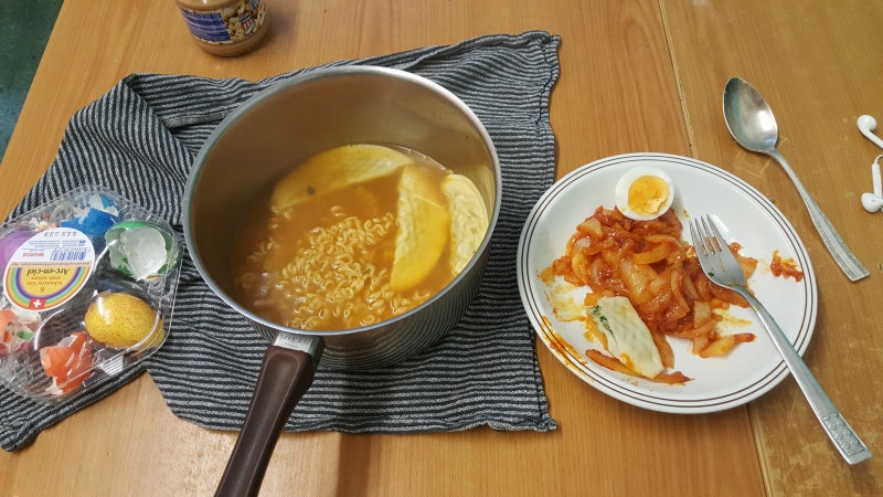 스위스 낯선 도시에서의 하루 06 취리히 취리히대학교 역사캠퍼스 도서관 그로스뮌스터 프라우뮌스터 샤갈 스테인드