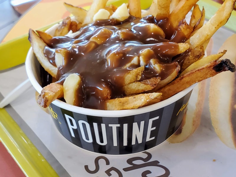 캐나다 전통음식 [푸틴 Poutine 나나이모바 Nanaimo Bar 퍼로기 Perogies 메이플시럽Maple syrup ...