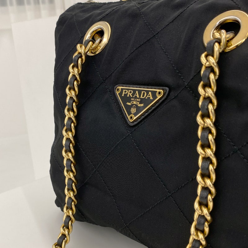 SOLD OUT 빈티지 프라다 PRADA 포코노 블랙 퀼팅 쇠장식 체인 숄더백 (정품 더스트백 with) - a16