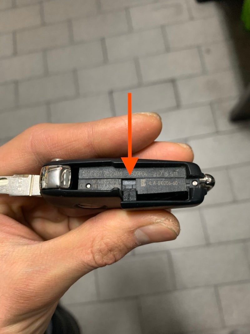 폭스바겐 티구안 스마트키리모컨 배터리 교체하는 방법계기판 Renew Key Battery 메시지 네이버 블로그