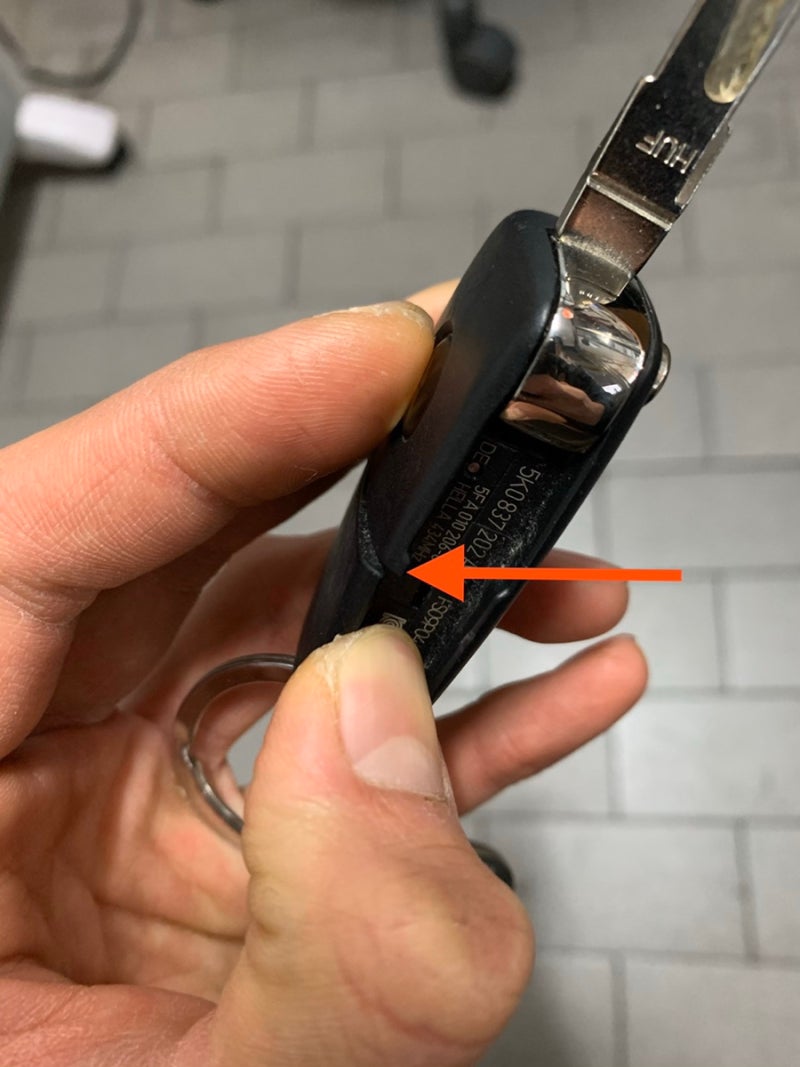 폭스바겐 티구안 스마트키리모컨 배터리 교체하는 방법계기판 Renew Key Battery 메시지 네이버 블로그