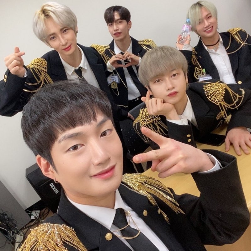 머스트비 편 비하인드 사진들💕 : 네이버 블로그