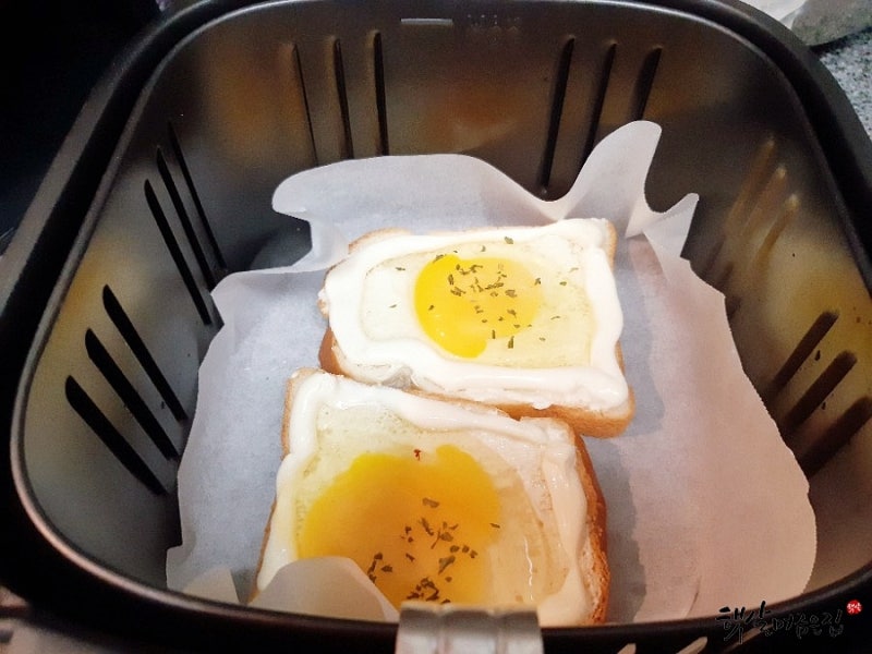초간단 마약토스트 만들기 에어프라이어 달걀토스트 식빵계란빵 네이버 블로그