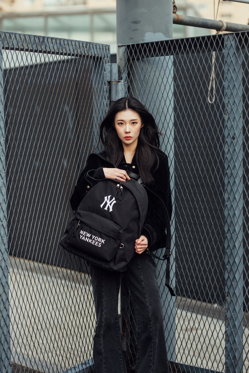 설레는 신학기, MLB 가방 백팩 추천(feat.여자 올블랙 코디) : 네이버 블로그