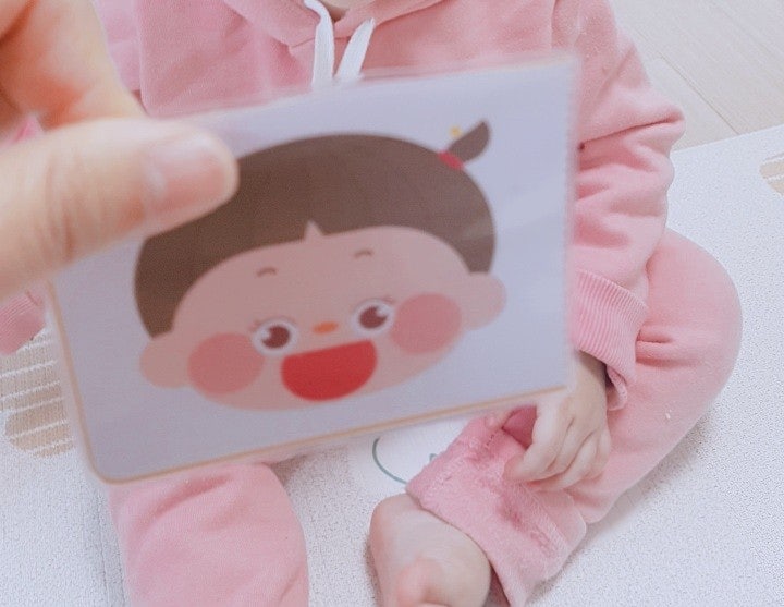 호반아이사랑♡ 만0세대근육활동웃는얼굴카드뒤집기 만0세얼굴표정따라하기 만0세선생님지시에따르기 만0세어휘확장언어발달 만0