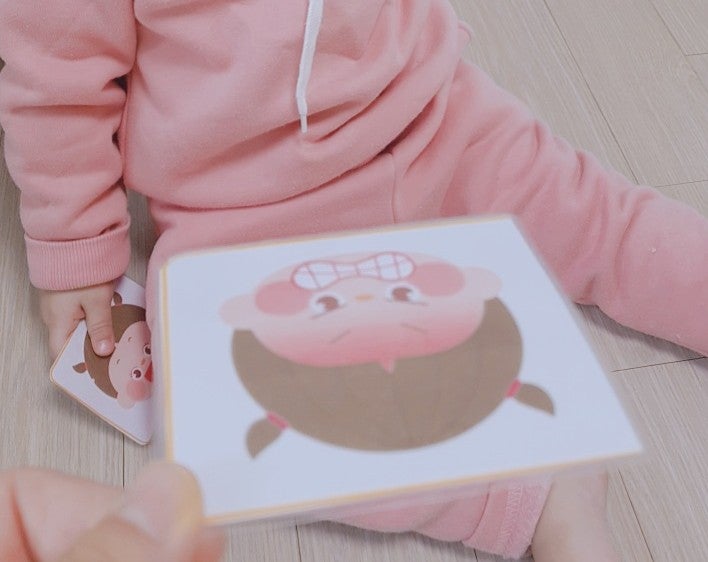 호반아이사랑♡ 만0세대근육활동웃는얼굴카드뒤집기 만0세얼굴표정따라하기 만0세선생님지시에따르기 만0세어휘확장언어발달 만0