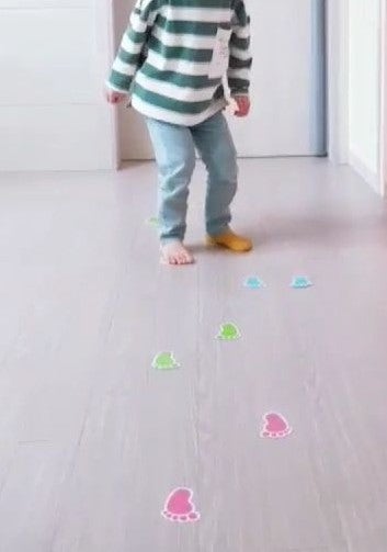 호반아이사랑♡ 만1세만2세혼합연령활동 선생님이좋아요소주제관련활동 쓰기선생님따라끼적여요 탐색선생님사진퍼즐을맞춰요 대근육발자국