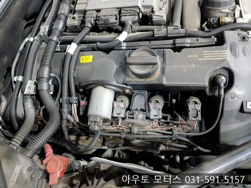 Bmw 528i 엔진오일 누유 밸브커버가스켓 및 각종 씰 편심축센서 겉밸트베어링 미션오일 및 소모품 교환 남양주 Bmw 정비
