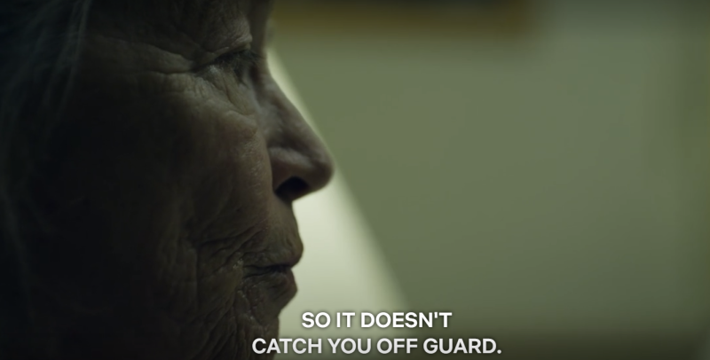 [영어표현] catch off-guard : (방심한 틈을 타 갑작스럽게) (~을) 당황하게 하다, 놀래키다, (~의) 허를 ...