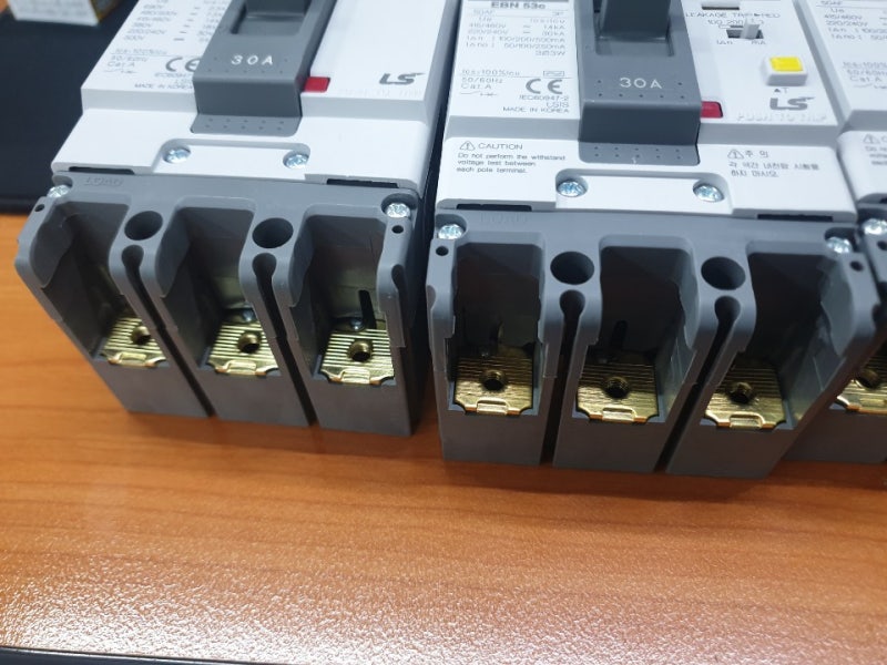 [차단기] LS산전 ABN53C, EBN53C 모양, 크기 간단히 살펴보기/ 3P MCCB, ELCB : 네이버 블로그