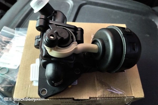 독일 수입차 아우디 A6 콰트로 정비 부품, Coolant valve regulating (feat.4.0TDI QUATTRO ...