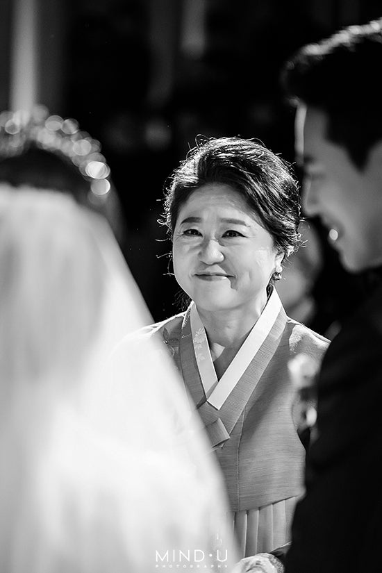 채플앳웨스트본식스냅 마인드유본식스냅 본식스냅추천 브라이덜공 정샘물메이크업 본식스냅 웨딩스냅추천 마인드