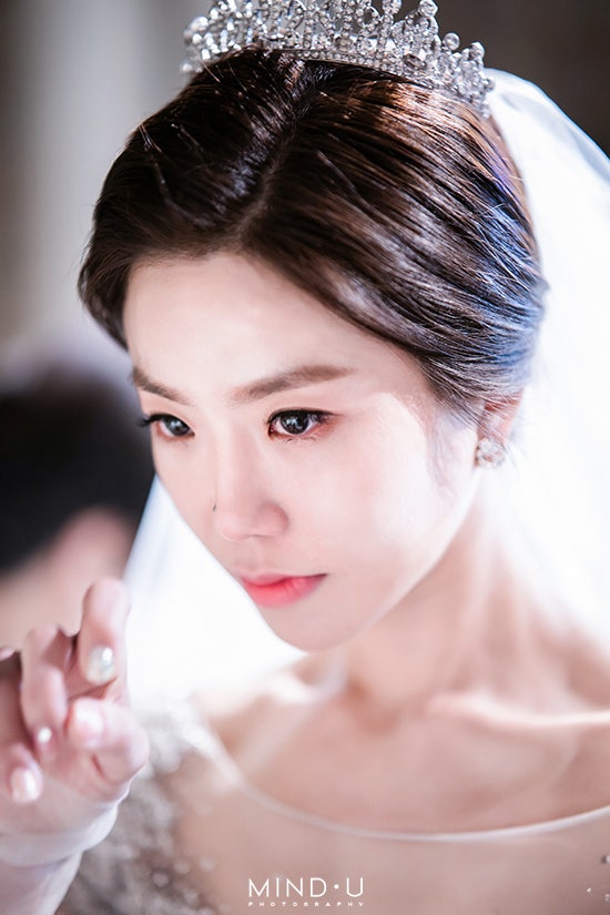 채플앳웨스트본식스냅 마인드유본식스냅 본식스냅추천 브라이덜공 정샘물메이크업 본식스냅 웨딩스냅추천 마인드
