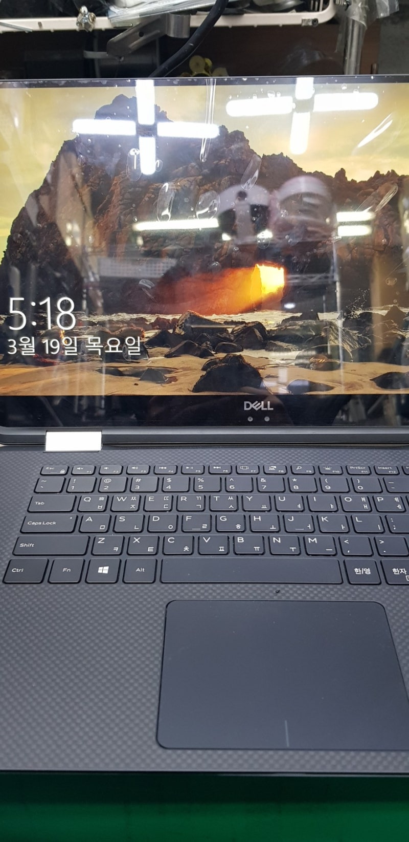 Dell (P73F) XPS 9575-15.6 터치 스크린 액정 불량 2월 19일 들어왔어요. 어재 3월 19일 수입 들어왔어요 ...